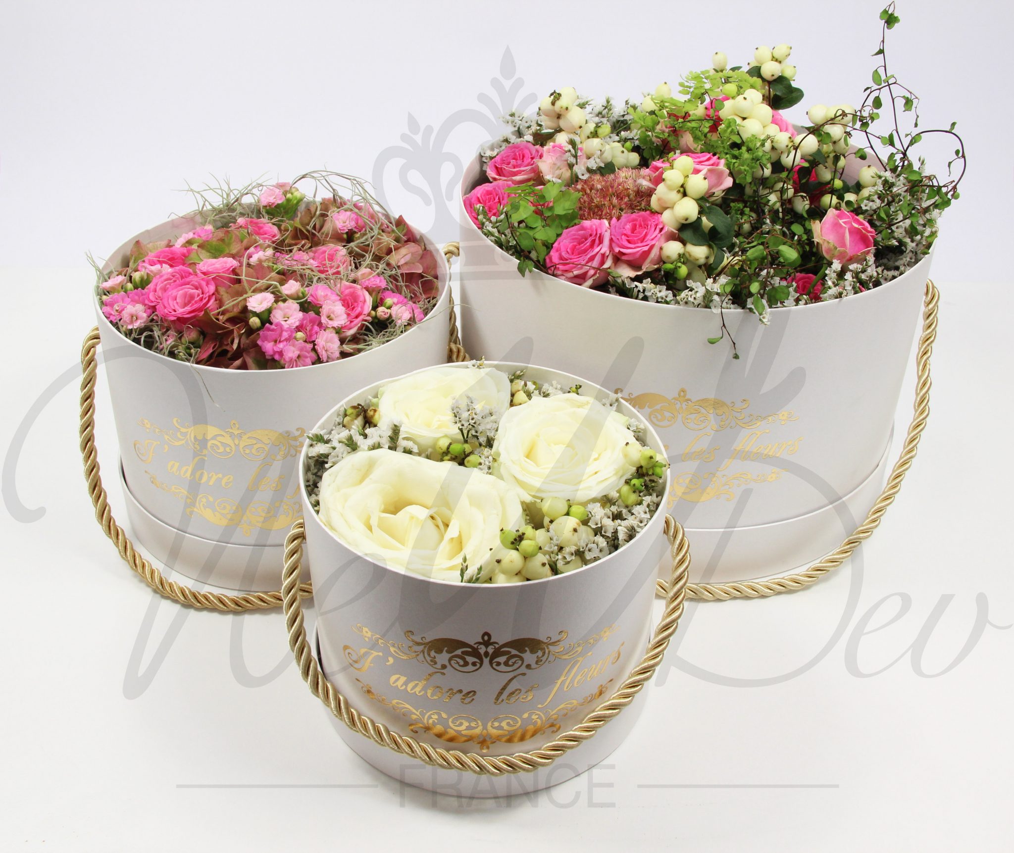 Pack de 6 boîtes pour fleurs, rondes blanches, logo or, M2 | SAS «NEWDEV»